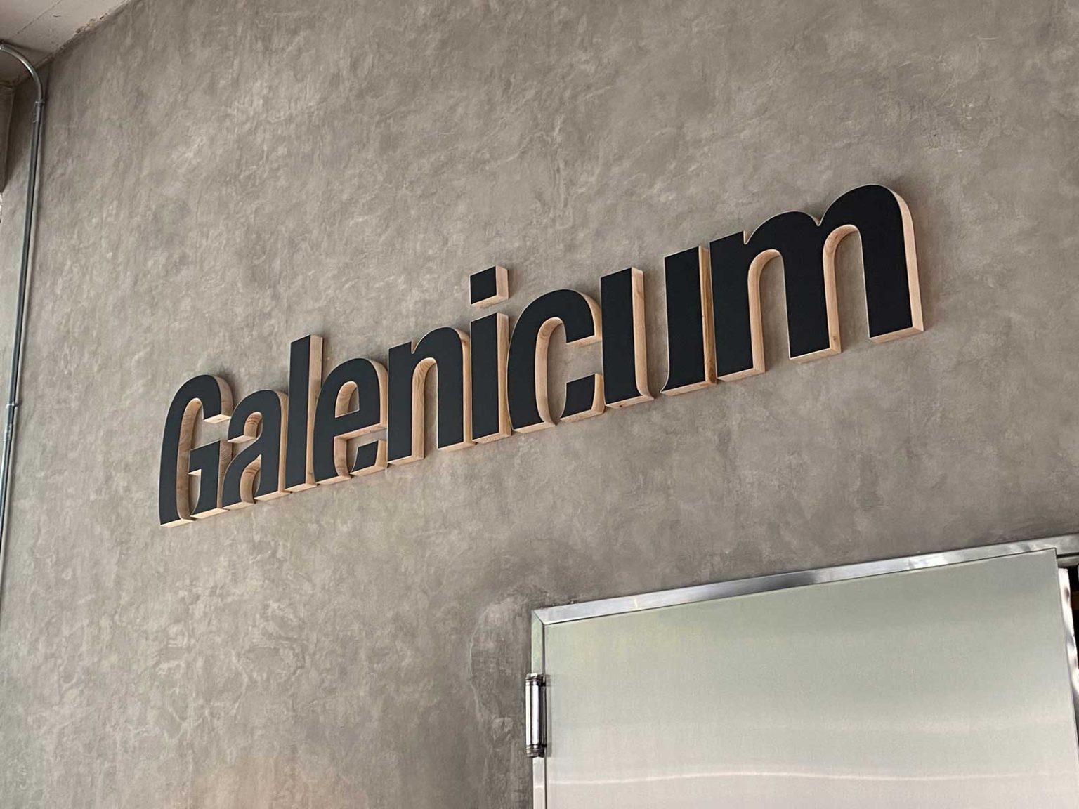 Illuminated Restaurant Signs Barcelona